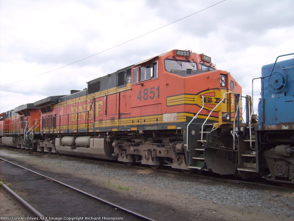 BNSF 4851